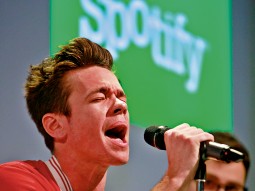 How does the music industry make money? – The New Economy